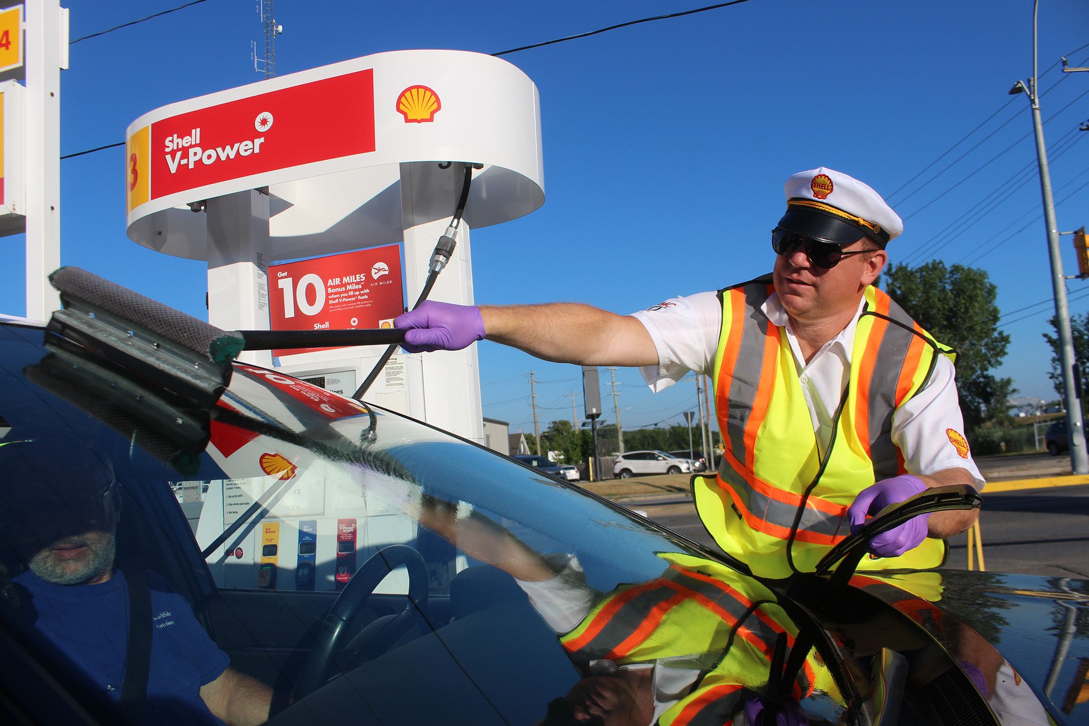 Shell marks Sarnia-area refinery anniversary with gas giveaway | The ...