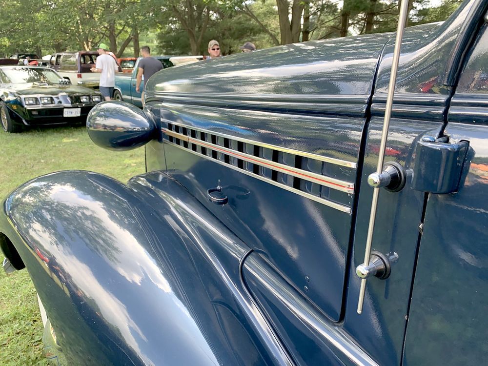 Enormous crowds pour into Bothwell for car show | Chatham This Week