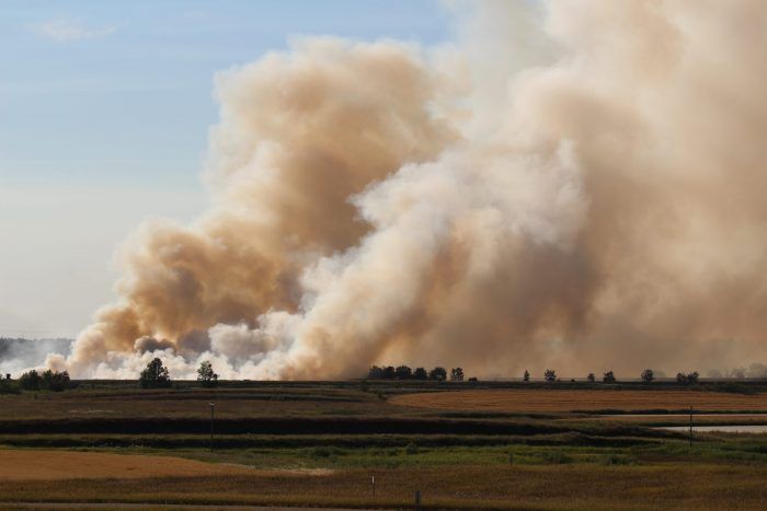 Crews battle stubborn grass fire | Sherwood Park News