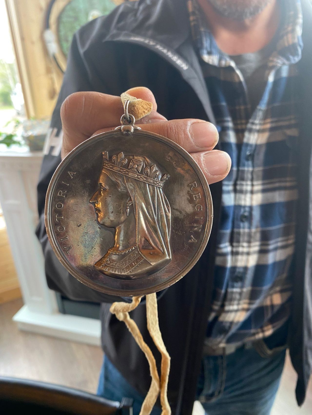 Treaty 8 medallion returned to Athabasca Chipewyan First Nation from ...