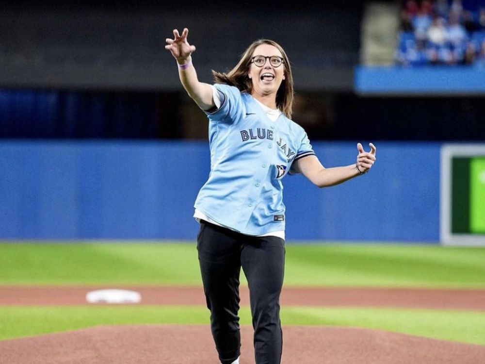 Chuli throws out first pitch at Blue Jays game | Simcoe Reformer