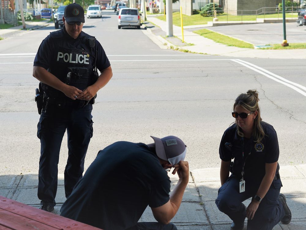 Cornwall police program supports vulnerable people in crisis | Cornwall Standard-Freeholder