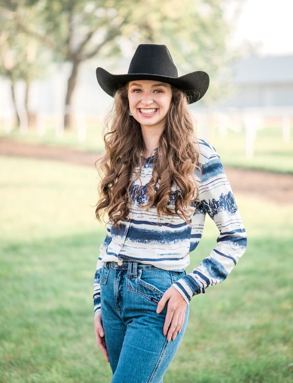 Zayac running for rodeo queen | Hanna Herald