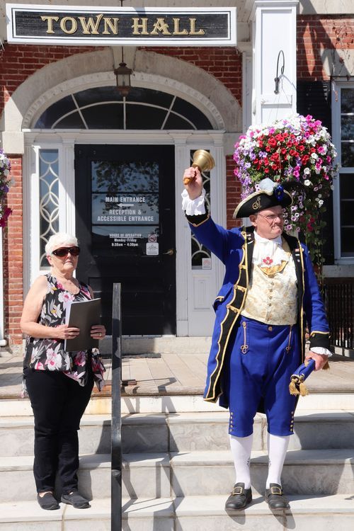 Town criers throughout commonwealth honour passing of Queen Elizabeth ...