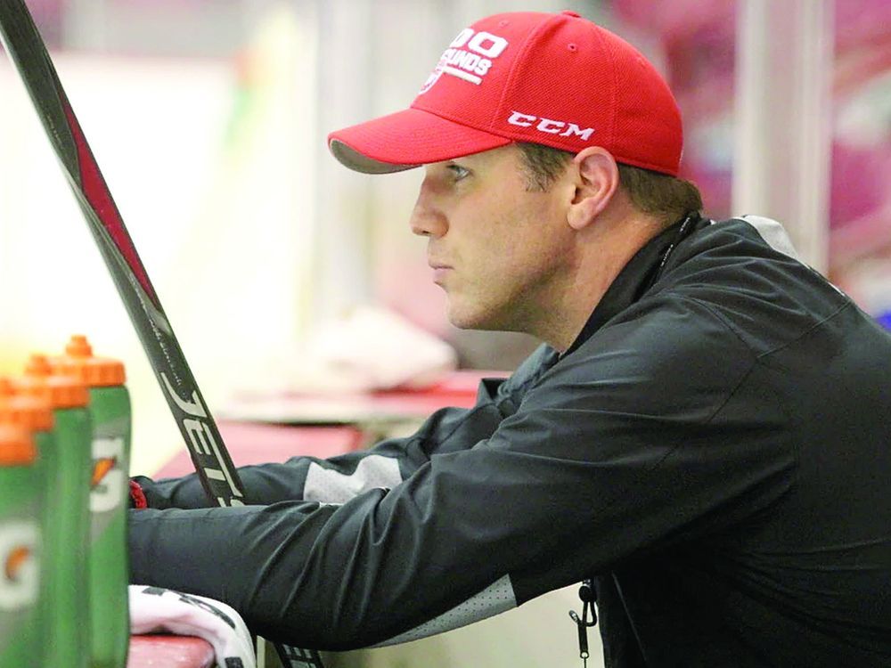 Coach Dean, Hounds split | Sault Star