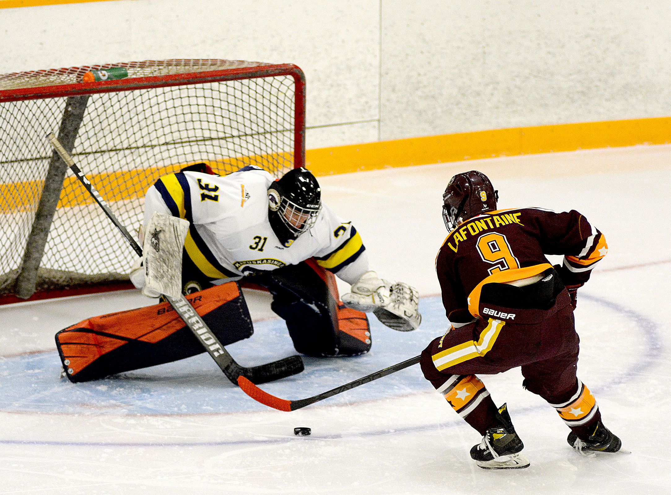 GALLERY: Hockey takes back seat | Sault Star