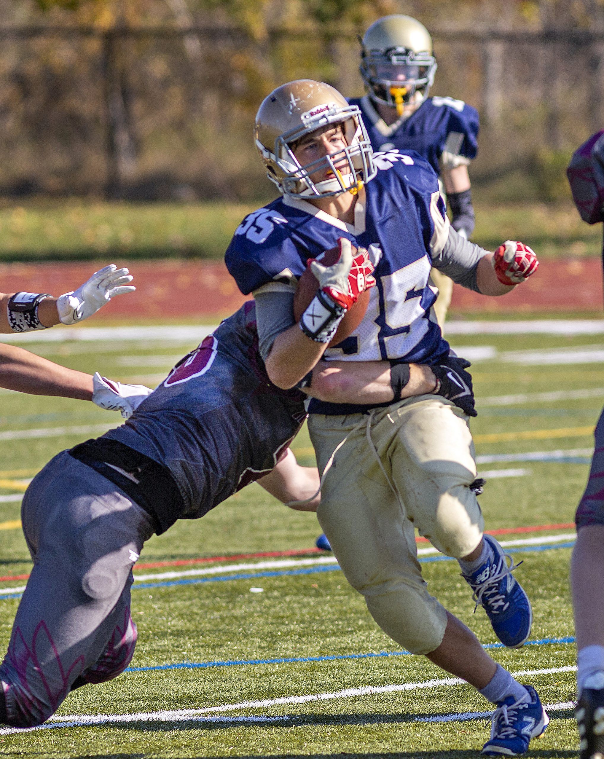 Raiders down Thunderbirds in football action | Brantford Expositor