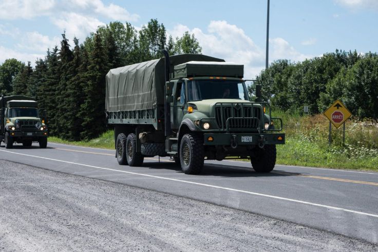 Canadian Army Reserve conducting training on highways between Stratford ...