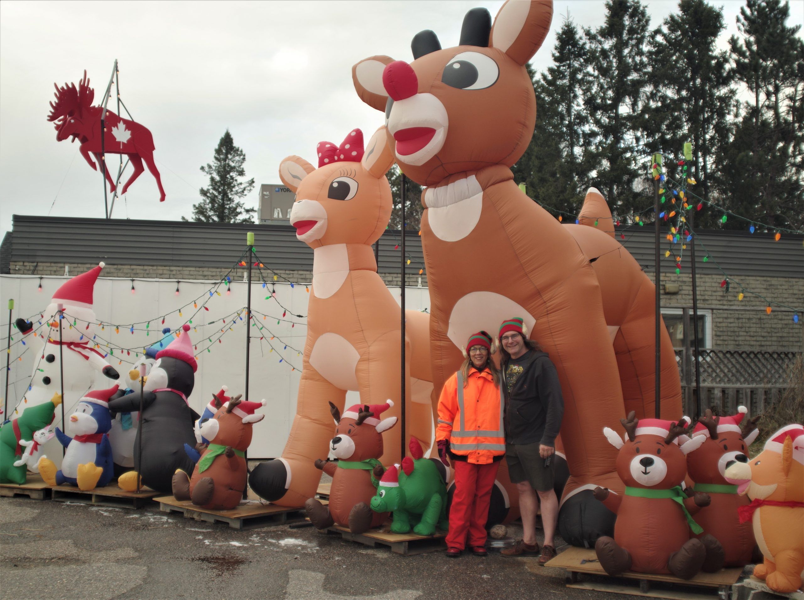 South River business rolls out towering Christmas display | North Bay ...
