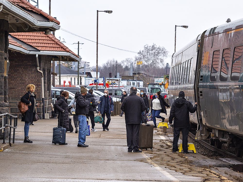 Mayor wants early-morning commuter train back on track | Brantford ...