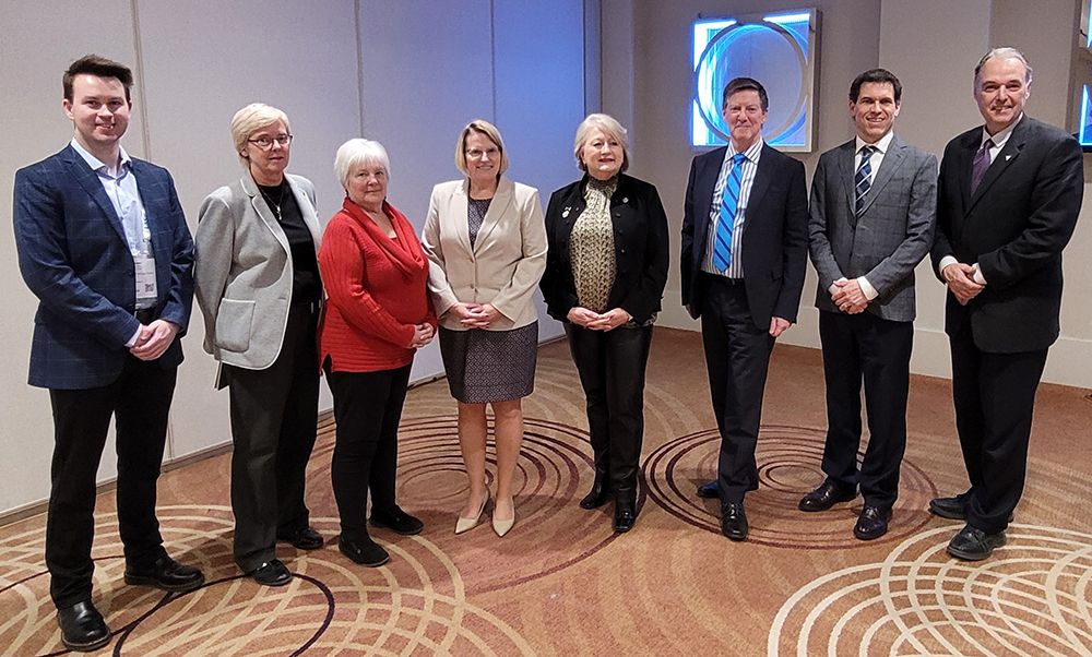 Local leaders discuss physician recruitment with health minister at ...