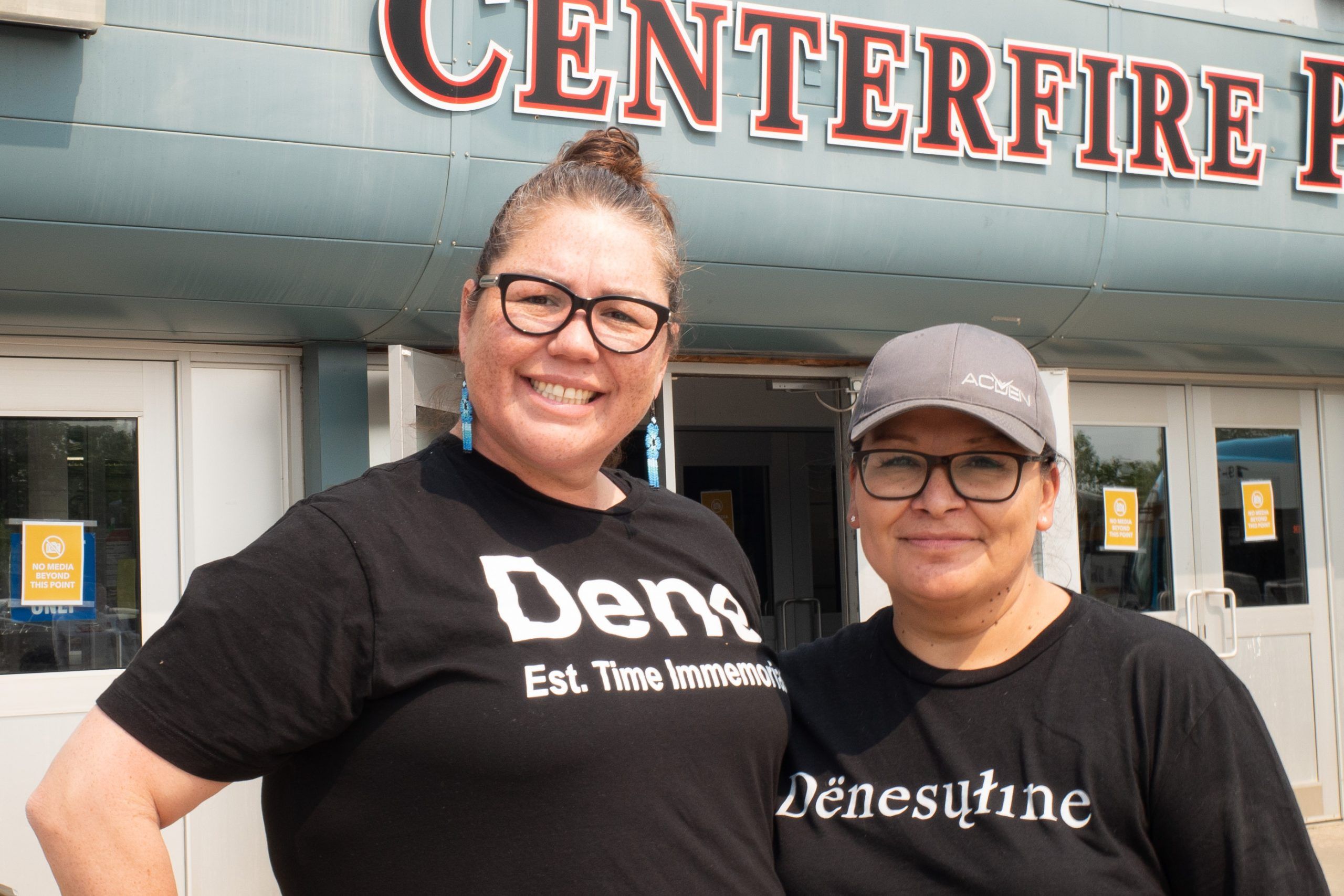 Fort Chipewyan evacuation mostly finished, volunteers rush to help ...