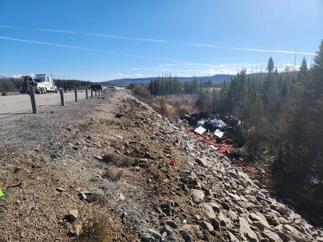 Commercial motor vehicle crash leads to serious injuries | North Bay Nugget