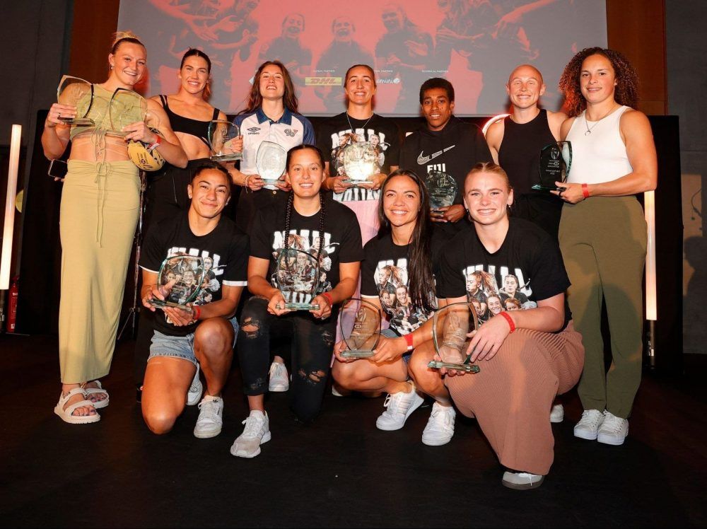 Co-captain Nicholas accepts Fair Play Award for Canadian rugby women ...
