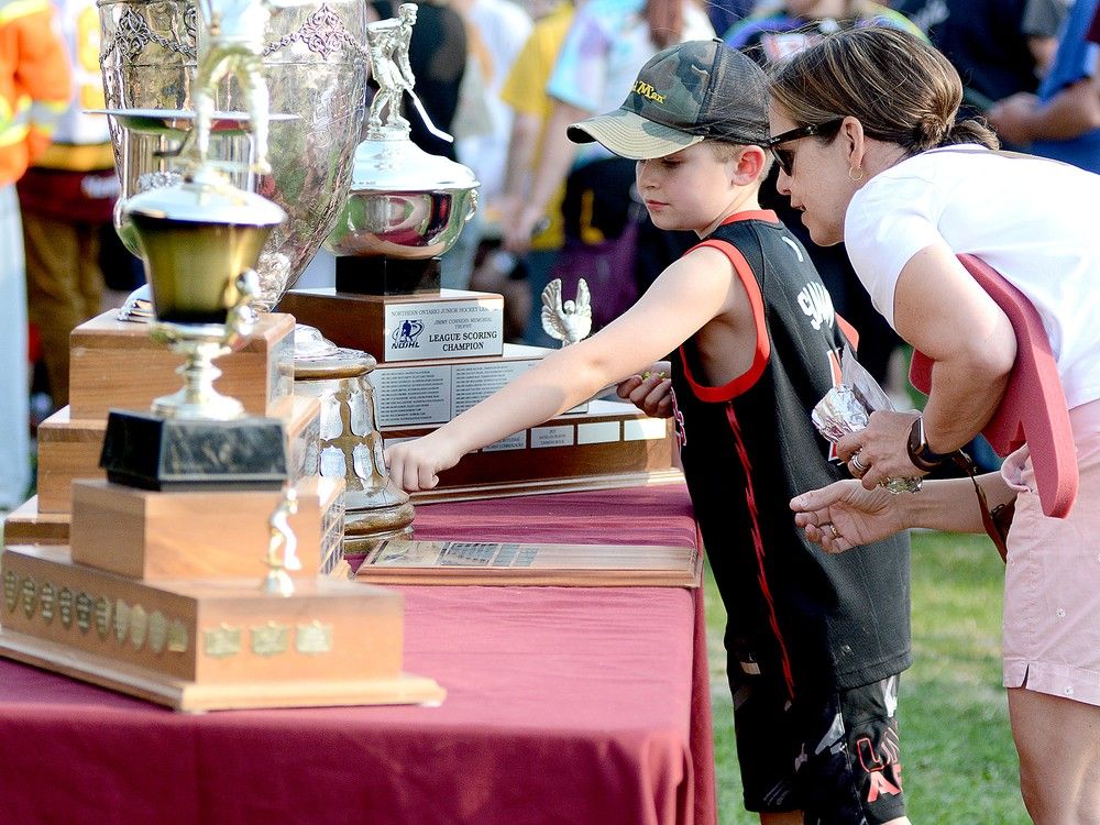 GALLERY: Fans watch Rock parade championship trophies | The Daily Press