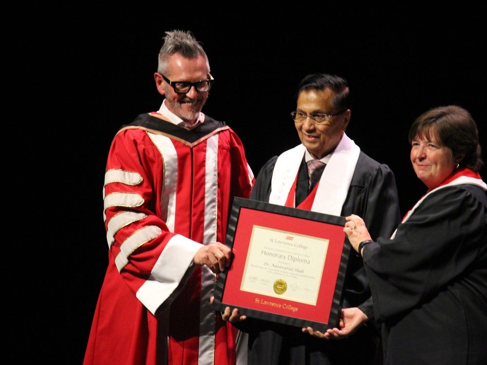 Cornwall doctor receives honorary diploma from St. Lawrence College ...
