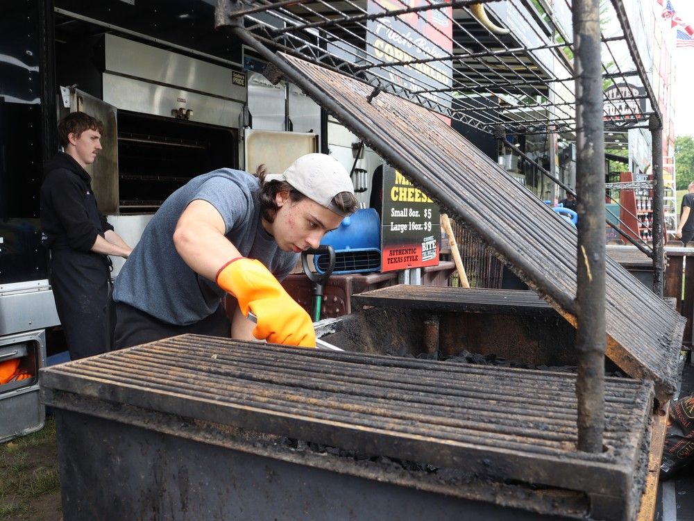 Sarnia Ribfest fires up after soggy night in Centennial Park | The ...