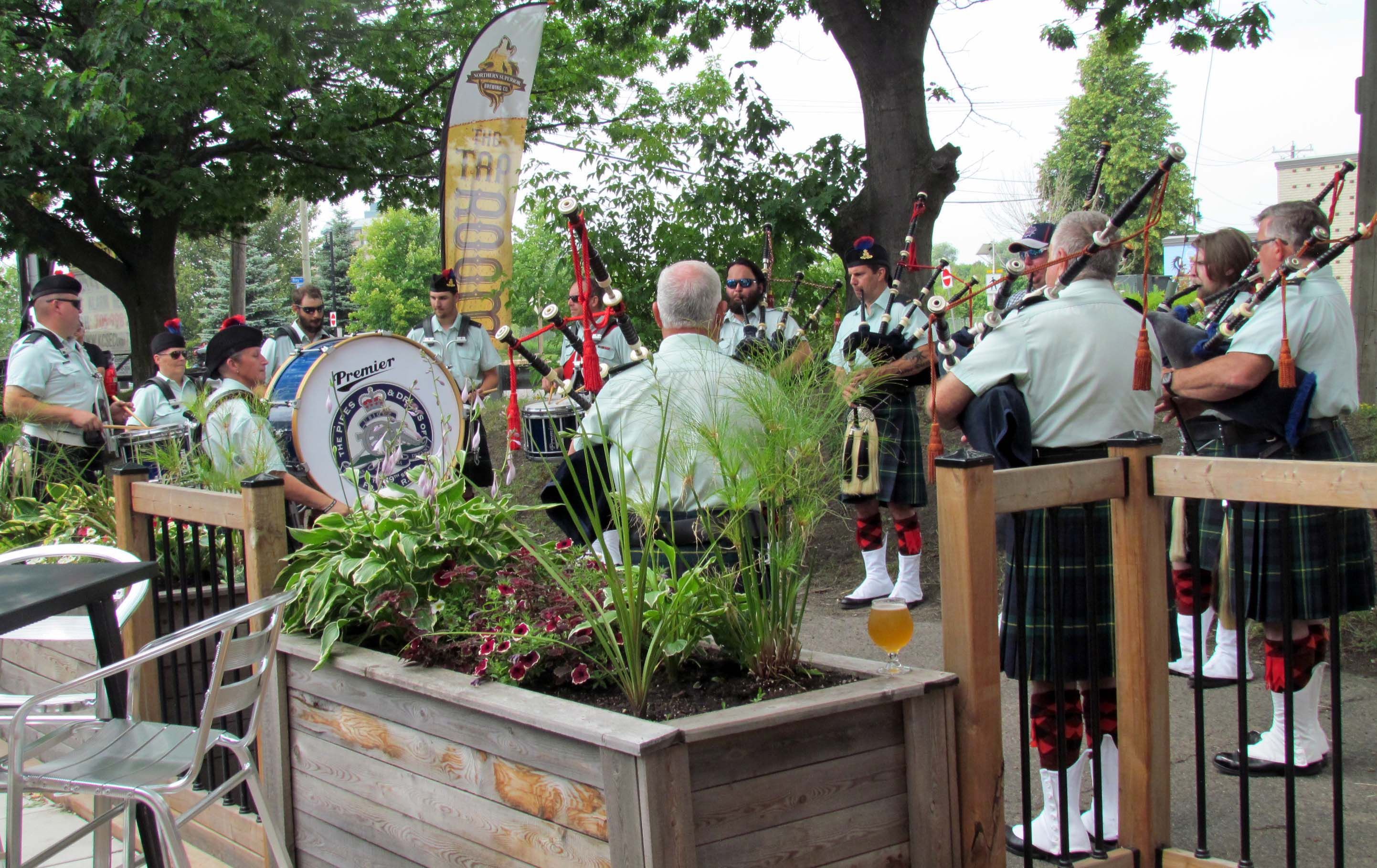 Sault Ste. Marie pipers entertain pub | Sault Star