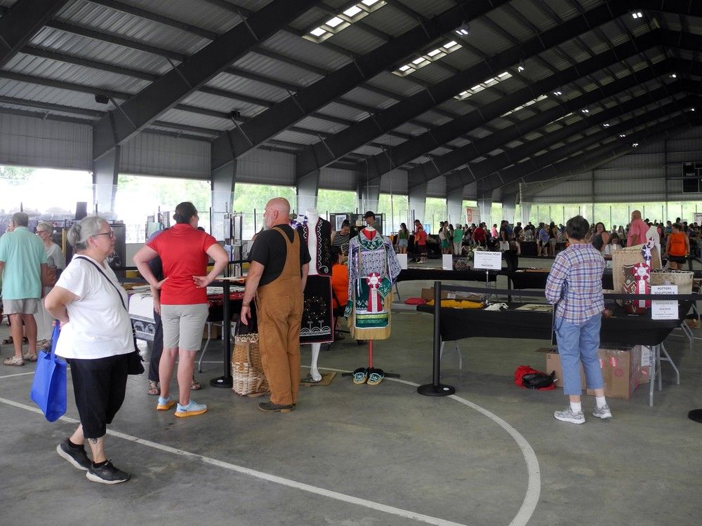 Akwesasne Art Market and Juried Show packs Generations Park | Cornwall ...