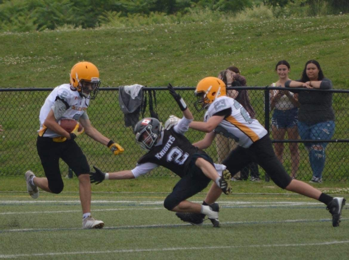 The Bantam Bulldogs win big road game versus Clarington-gallery | North ...