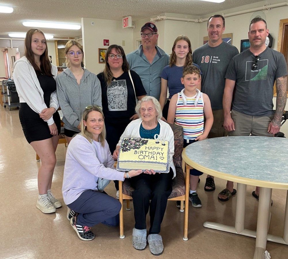 Homesteader Lodge celebrates a resident's 99th birthday | Fairview Post