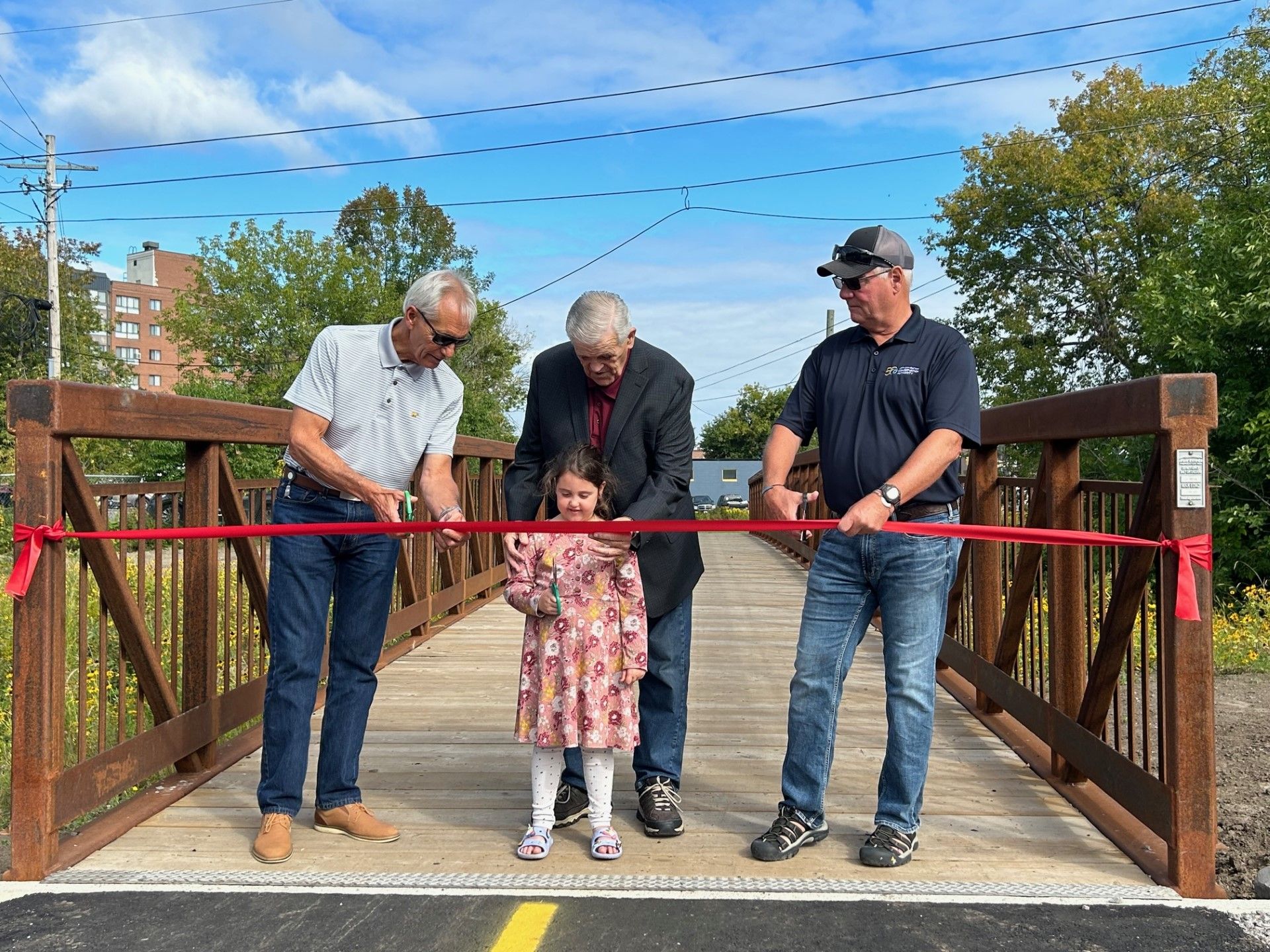 Pedestrian bridge over Chippewa creek now open | North Bay Nugget