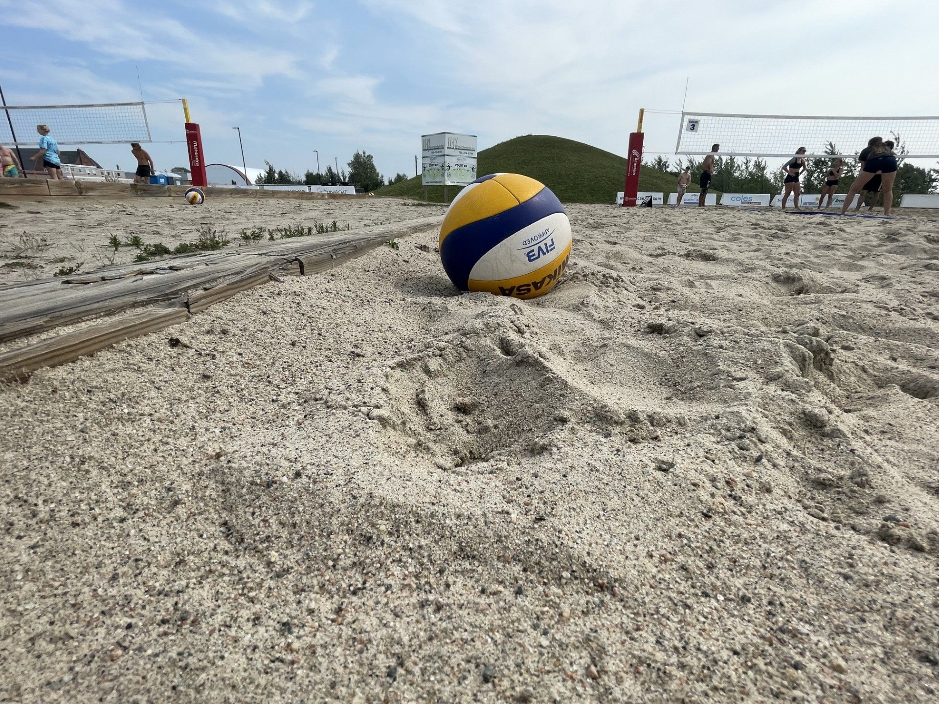 It was life at the beach for 13 volleyball teams this weekend | North ...