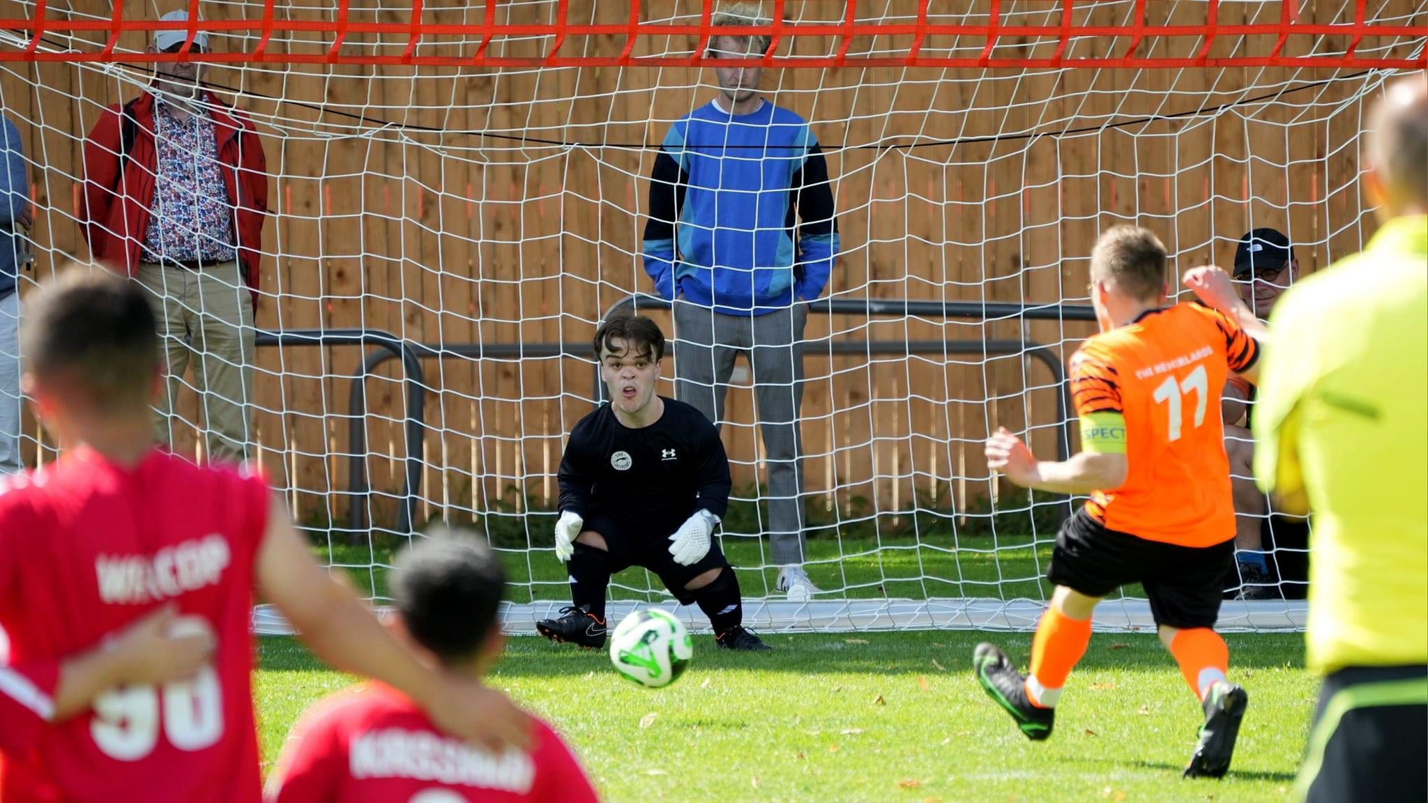 Logan Hunter grabs a silver medal at the World Dwarf Games | Sault Star