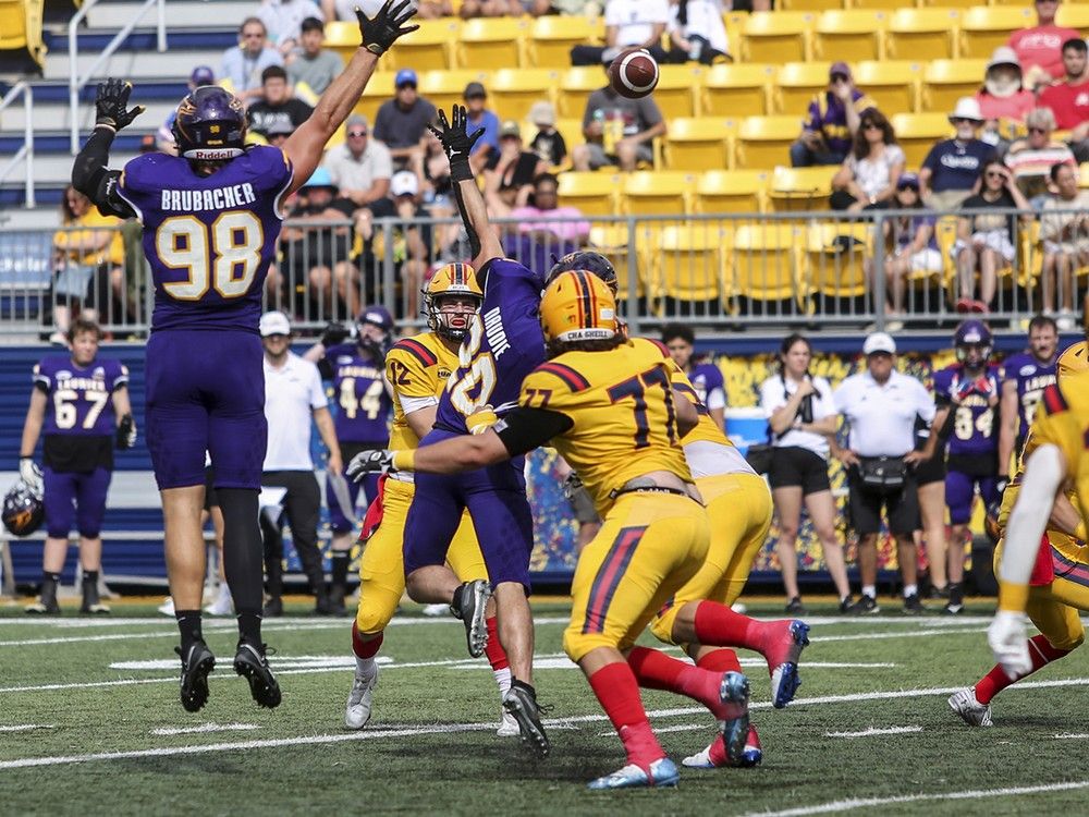 Laurier Golden Hawks edge Queen's Gaels in defensive battle, 11-10 ...