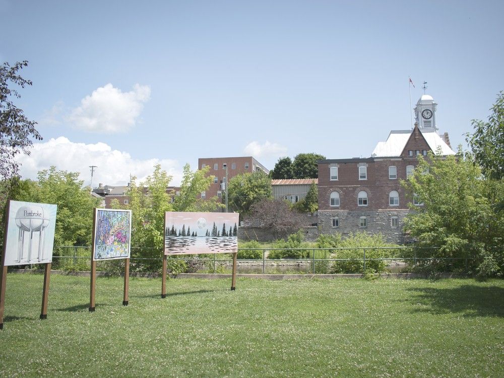 Community Art Walk on now through Thanksgiving in downtown Pembroke ...