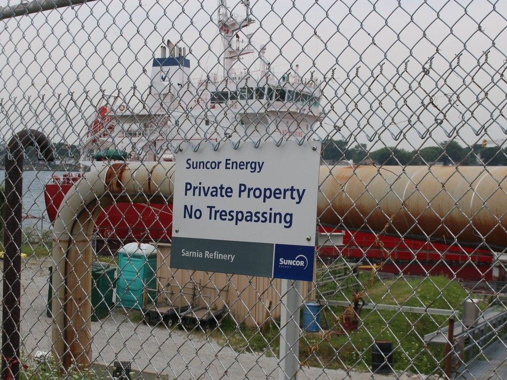 Suncor reports spill at its Sarnia refinery on the St. Clair River ...