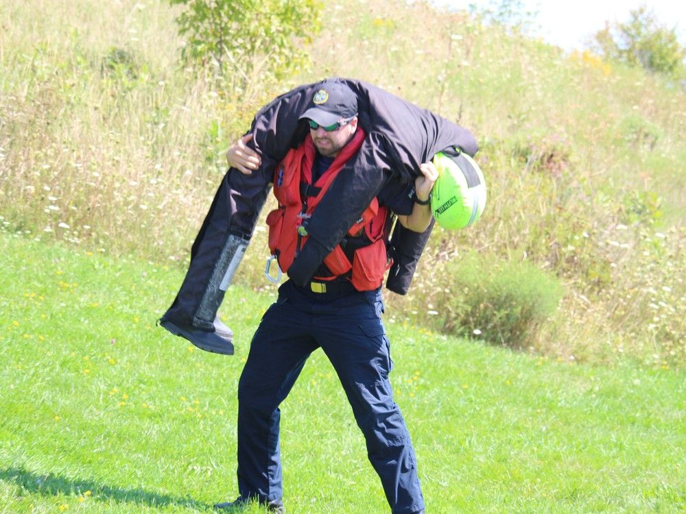 RCMP, coast guard team up to lead search/rescue course in Cornwall ...