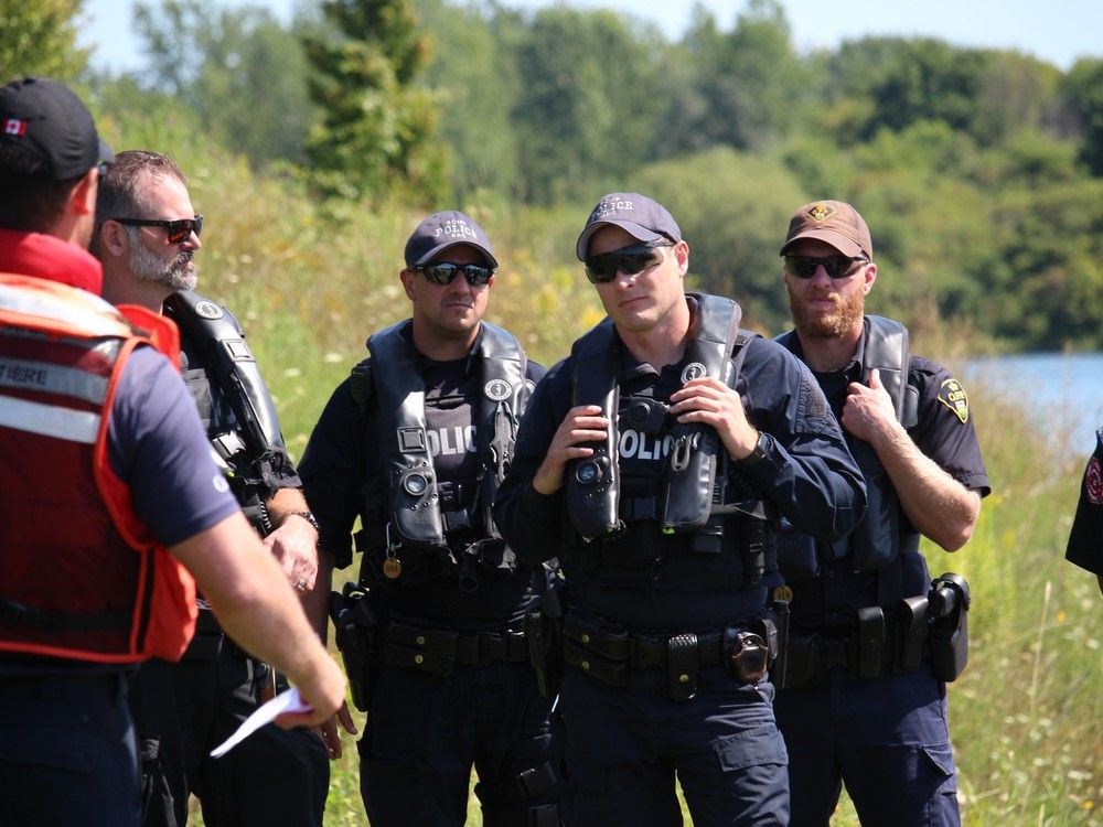 RCMP, coast guard team up to lead search/rescue course in Cornwall | Cornwall Standard-Freeholder