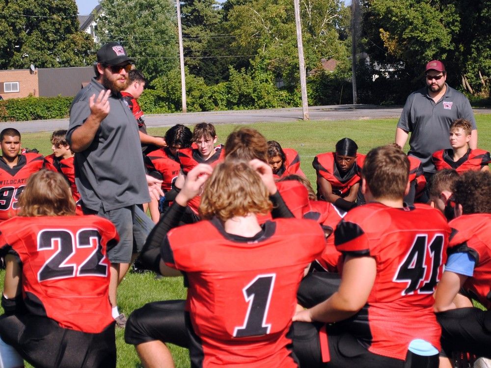 Cornwall Wildcats peewees & bantams split games with Gatineau Vikings ...