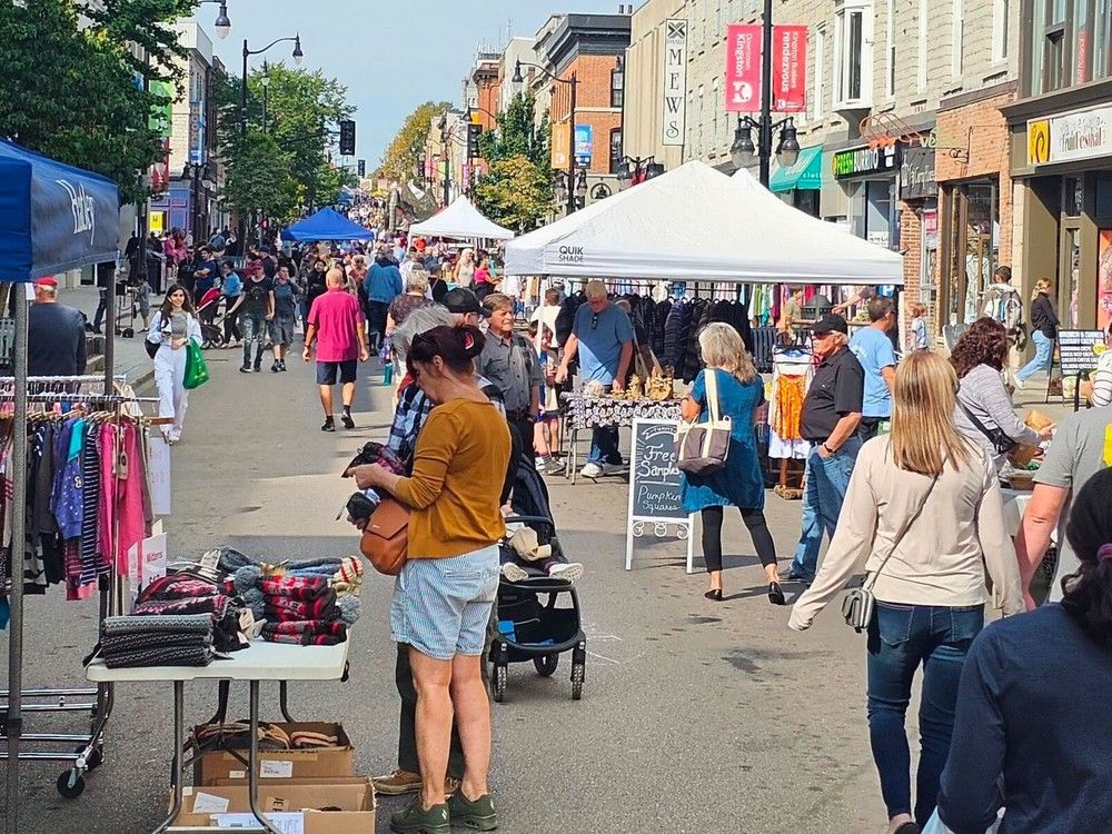 Thousands attend Princess Street Promenade | The Kingston Whig Standard