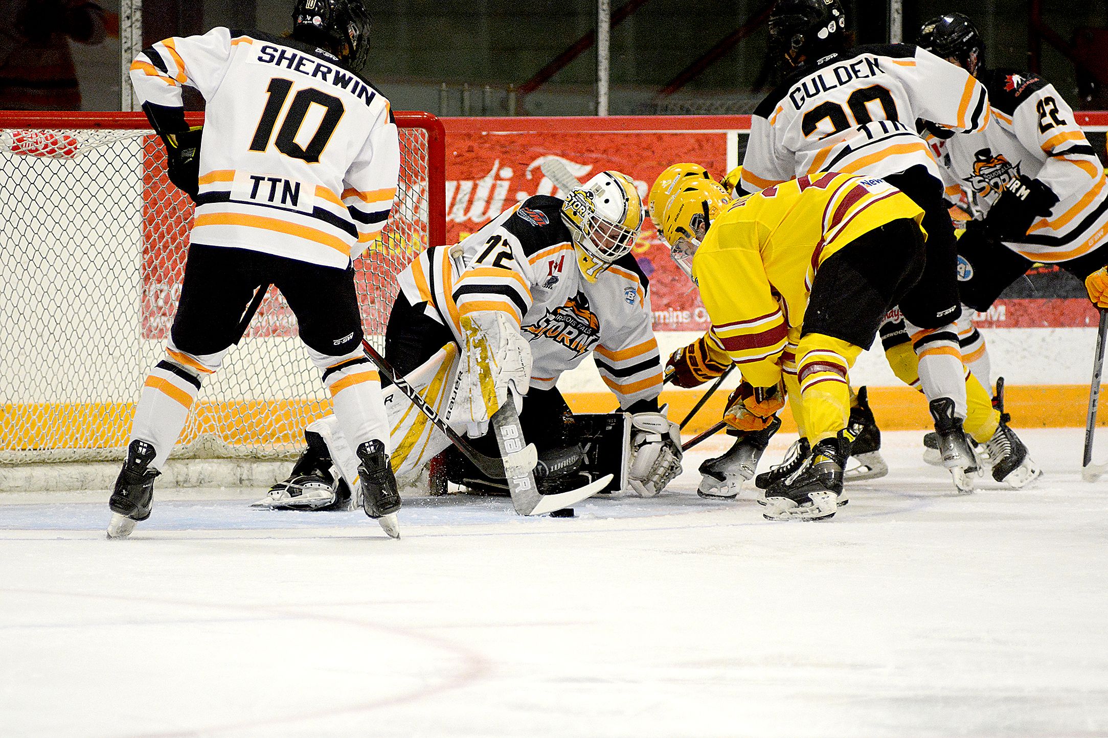 GALLERY: Rock storm past Iroquois Falls to regain mojo | The Daily Press