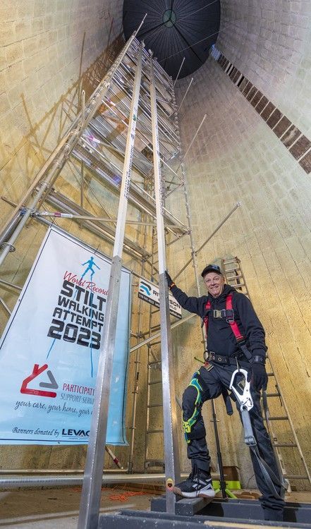 Stilt walker set to reach new heights | Simcoe Reformer