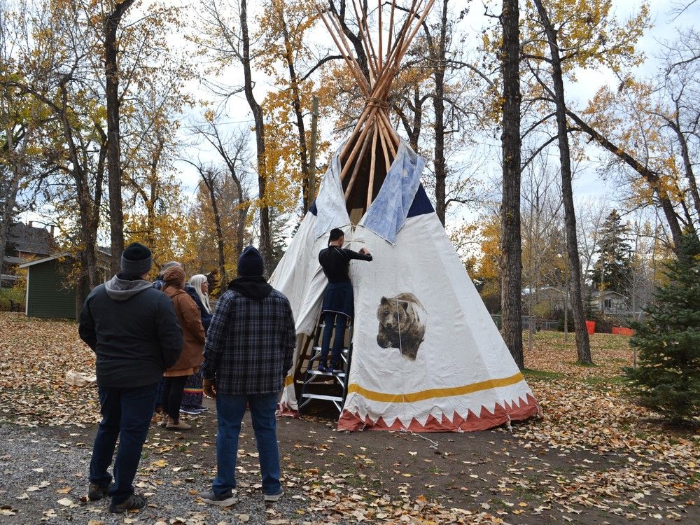 Ceremonial tipi raising in George Lane Memorial Park | High River Times