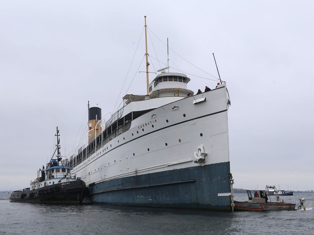 SS Keewatin arrives at its new home in Kingston | The Kingston Whig ...