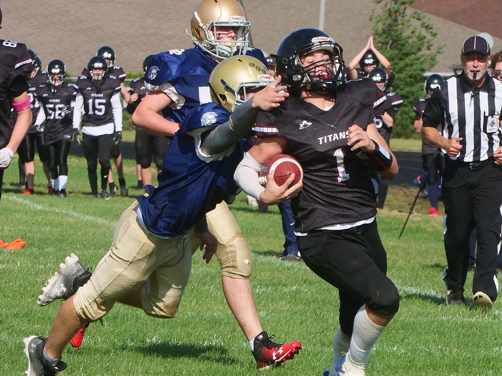 Titans, Sabres set for varsity football championship on Saturday ...