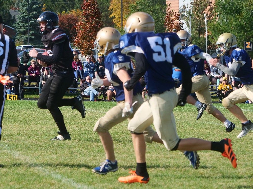 Titans, Sabres set for varsity football championship on Saturday ...