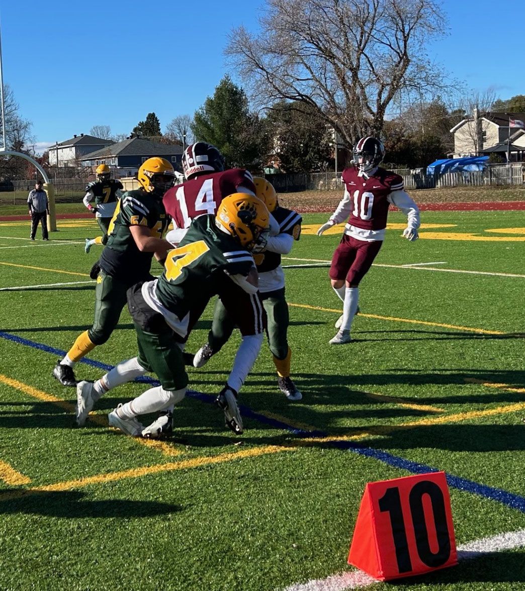 North Bay ends senior football season losing 32-2 | North Bay Nugget