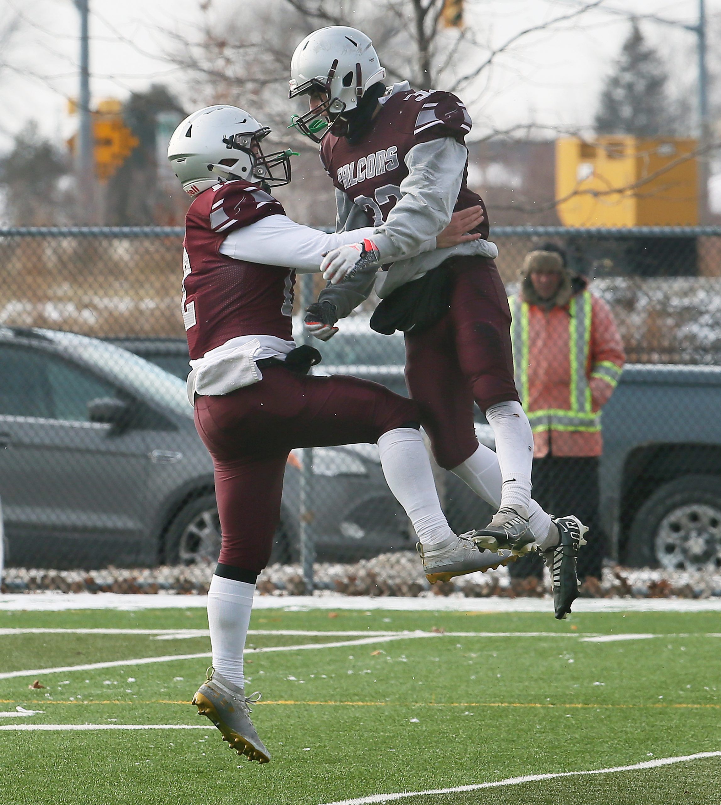 Frontenac Falcons heat up and win OFSAA football National Capital Bowl ...