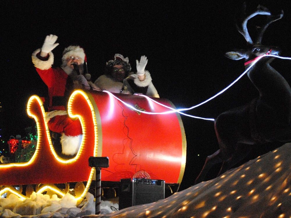 Record number of floats in Cornwall Santa Claus Parade | Cornwall ...