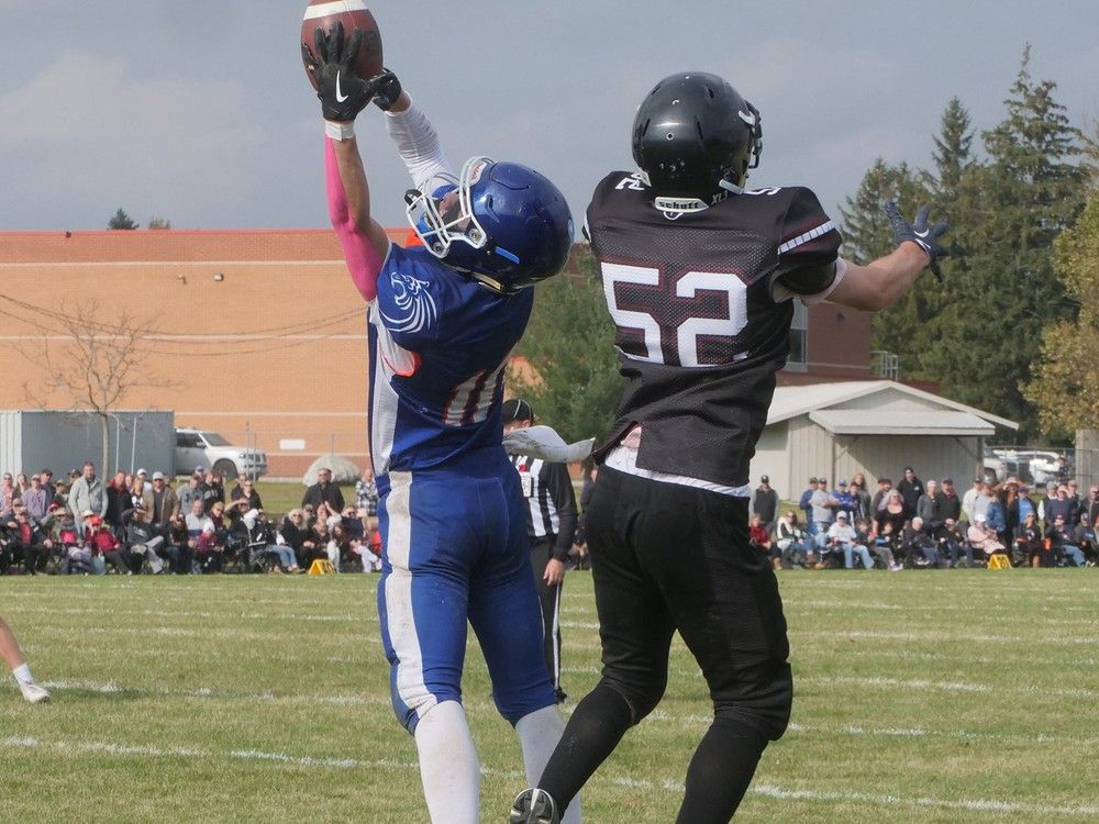 Titans hold on for 22-17 football championship victory | Simcoe Reformer