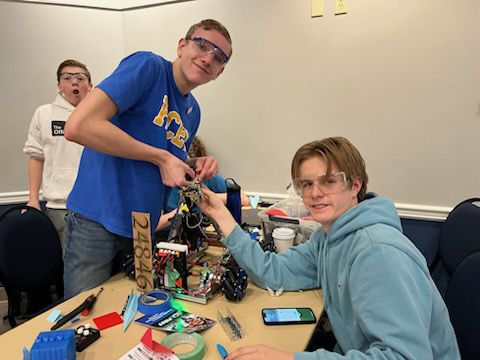 Cyber Eagles stamp ticket to robotics provincials | Sherwood Park News