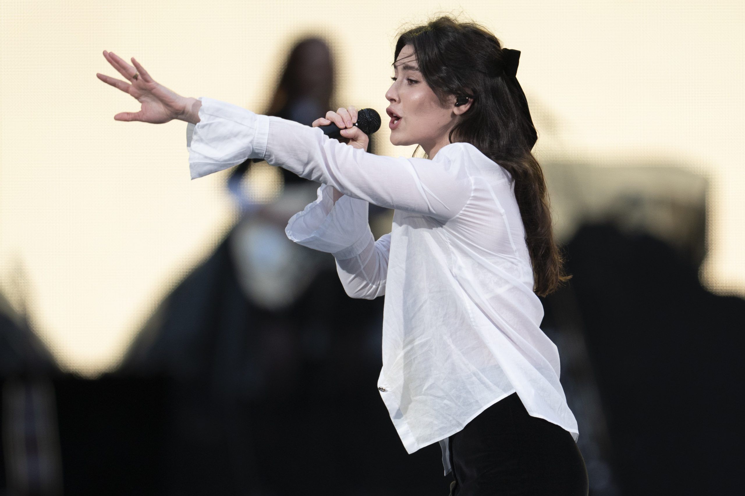 Gracie Abrams Makes Music That Unites Strangers — And Has Taylor Swift Calling Northern News 