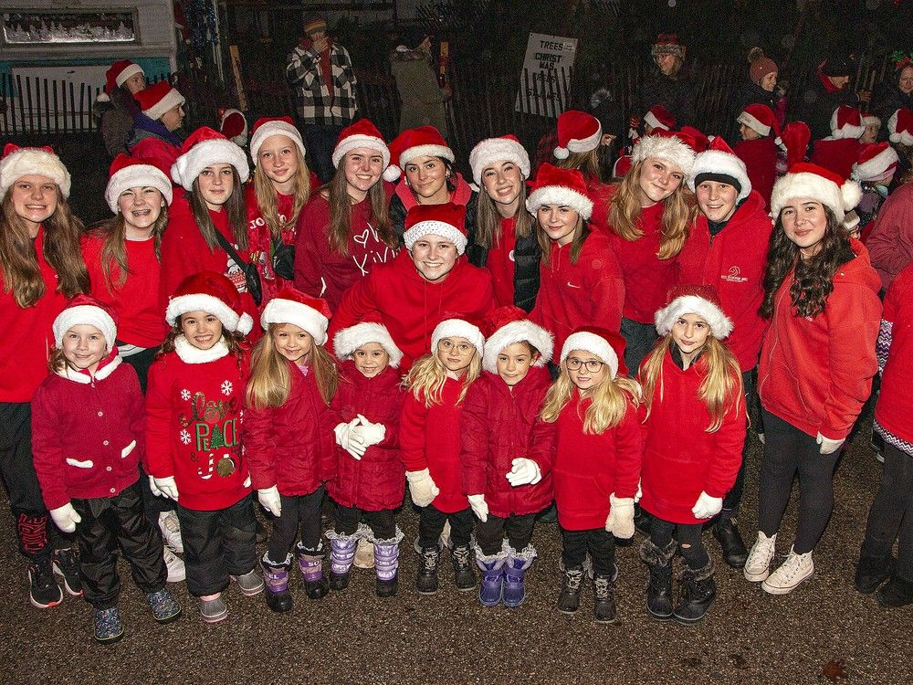 Santa Claus parade winds through streets of Paris | Sarnia & Lambton ...