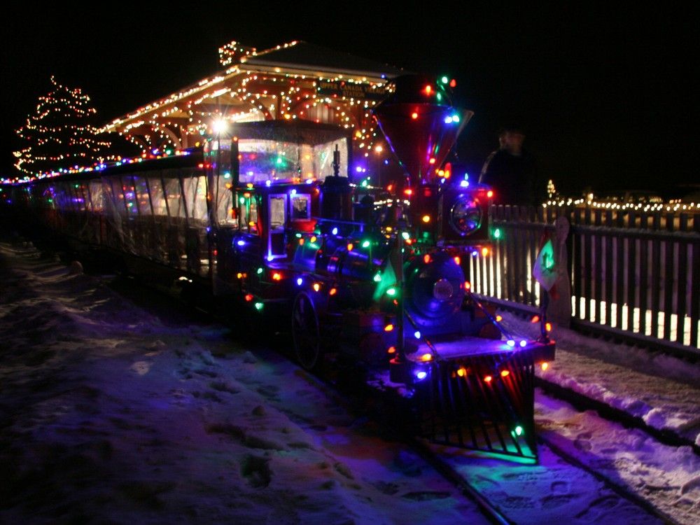 Miniature train returns to Upper Canada Village for Alight at Night ...