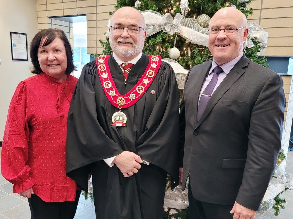 Renfrew Reeve Peter Emon acclaimed as County of Renfrew warden ...